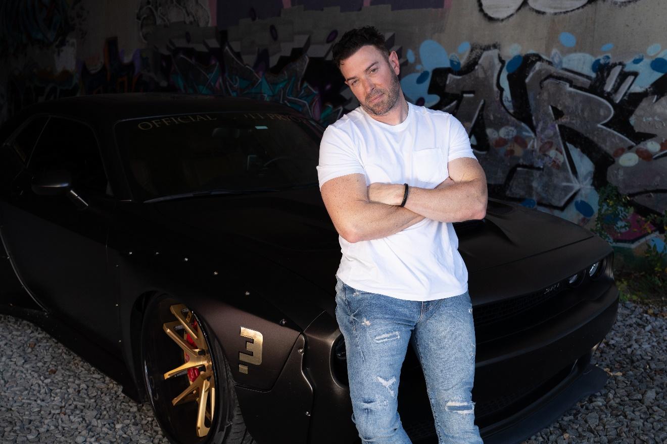 Scott Pryor Overview: Successful filmmaker unleashes electrifying alternative-rock album.